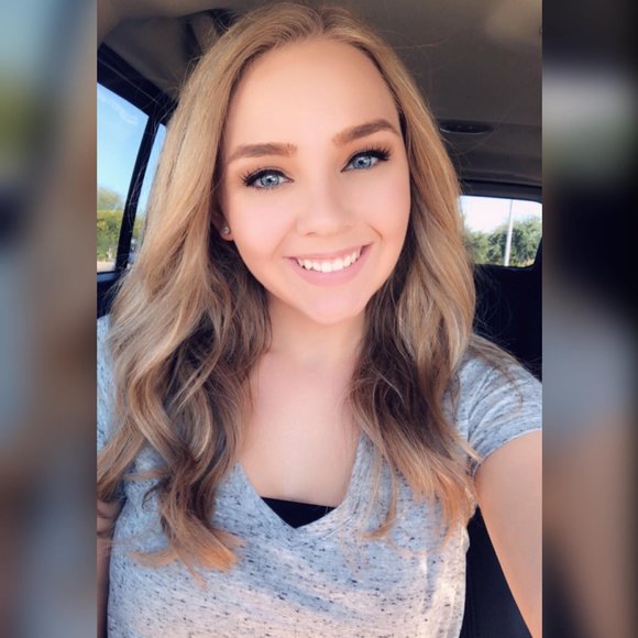 Julie's Closet (@julie_vanover) | Poshmark